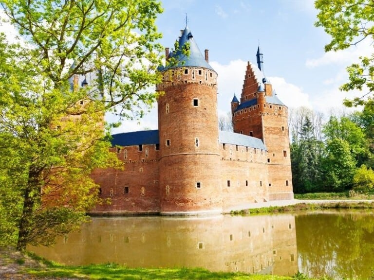 15 Most Unique Castles in Belgium - Paulina on the road