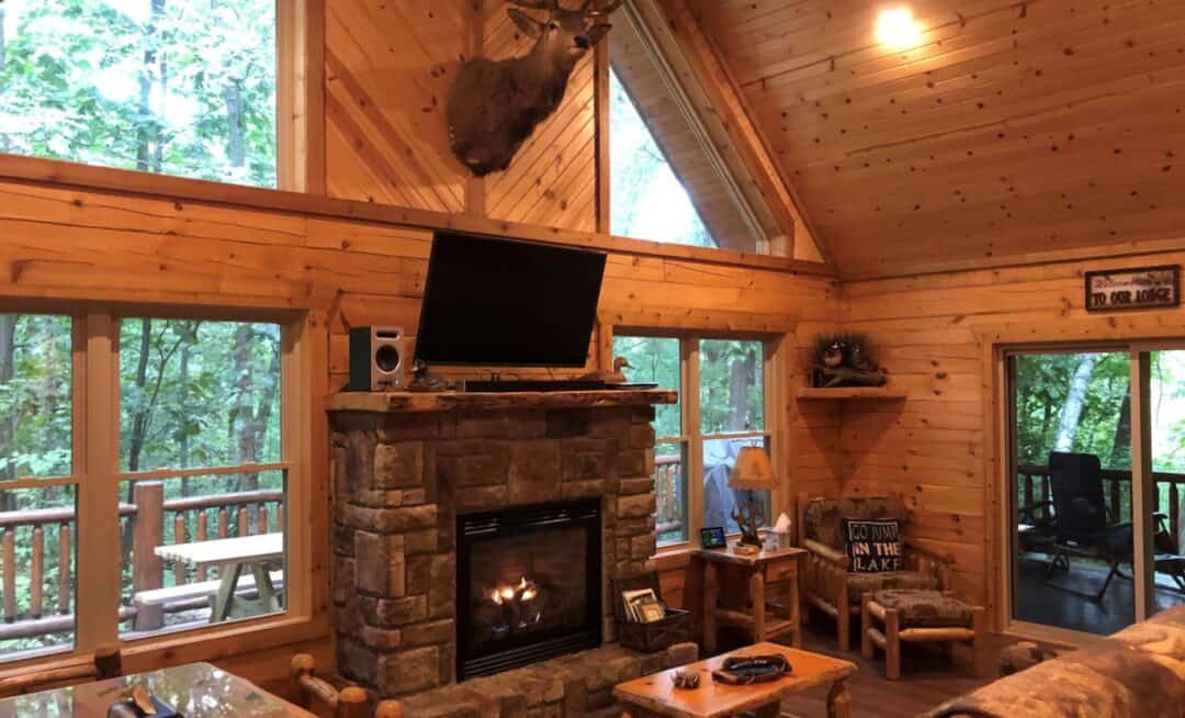 30 Cozy Winter Cabins in Wisconsin - Paulina on the road