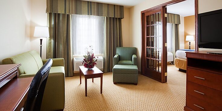 15 Best Hotels in Sheboygan, WI & Nearby - Paulina on the road