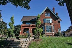 21 Most Haunted Places in Wisconsin - Paulina on the road