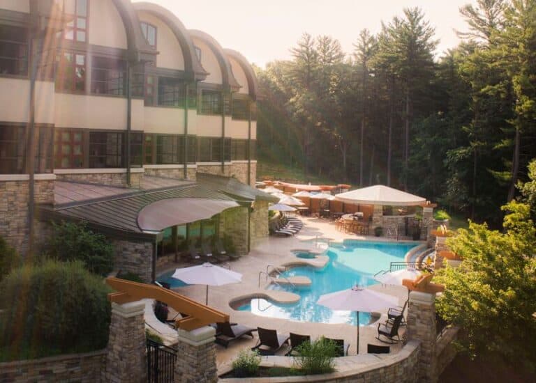 10 Serene Day Spas in Wisconsin - Paulina on the road