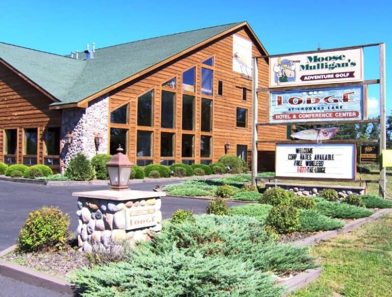 12 Amazing Northwest Wisconsin Resorts - Paulina on the road