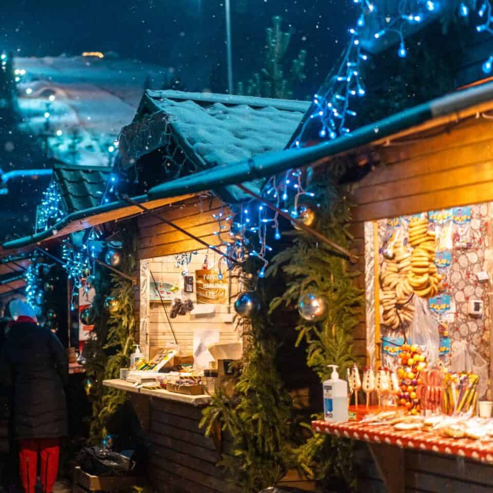 25 Magical Christmas Markets in Wisconsin [2024 Guide] - Paulina on the ...