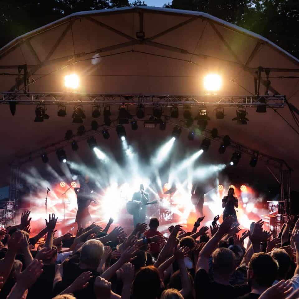 Top 12 Things to Do in Wisconsin in May - Paulina on the road