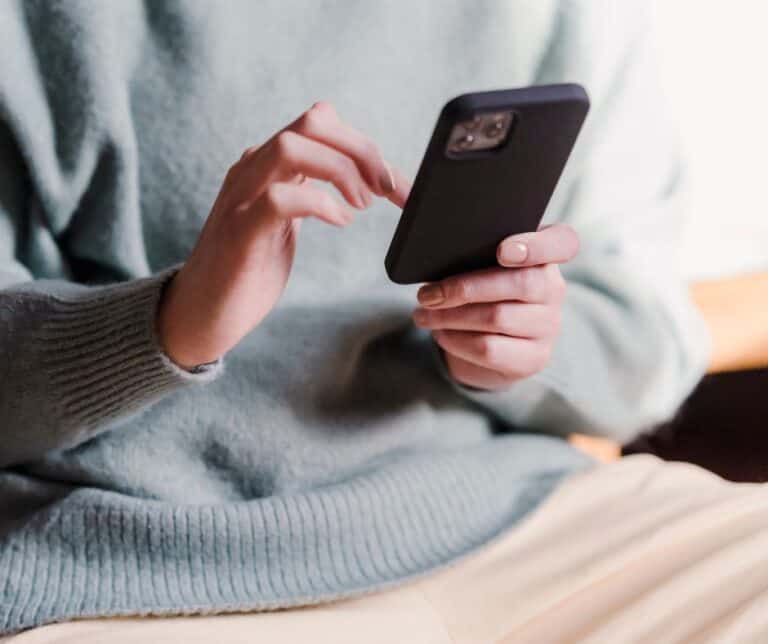 Best eSIM for Digital Nomads: How to Stay Connected Anywhere - Paulina ...