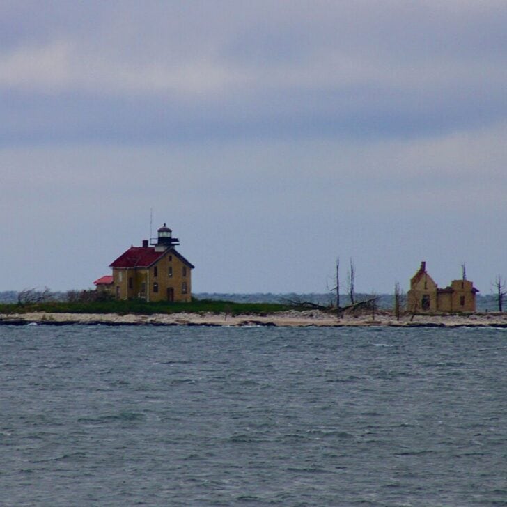 10 Best Lighthouses in Door County, WI - Paulina on the road