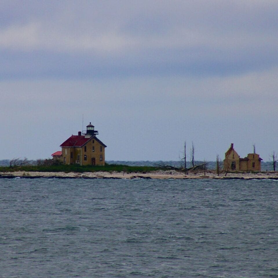 10 Best Lighthouses in Door County, WI - Paulina on the road